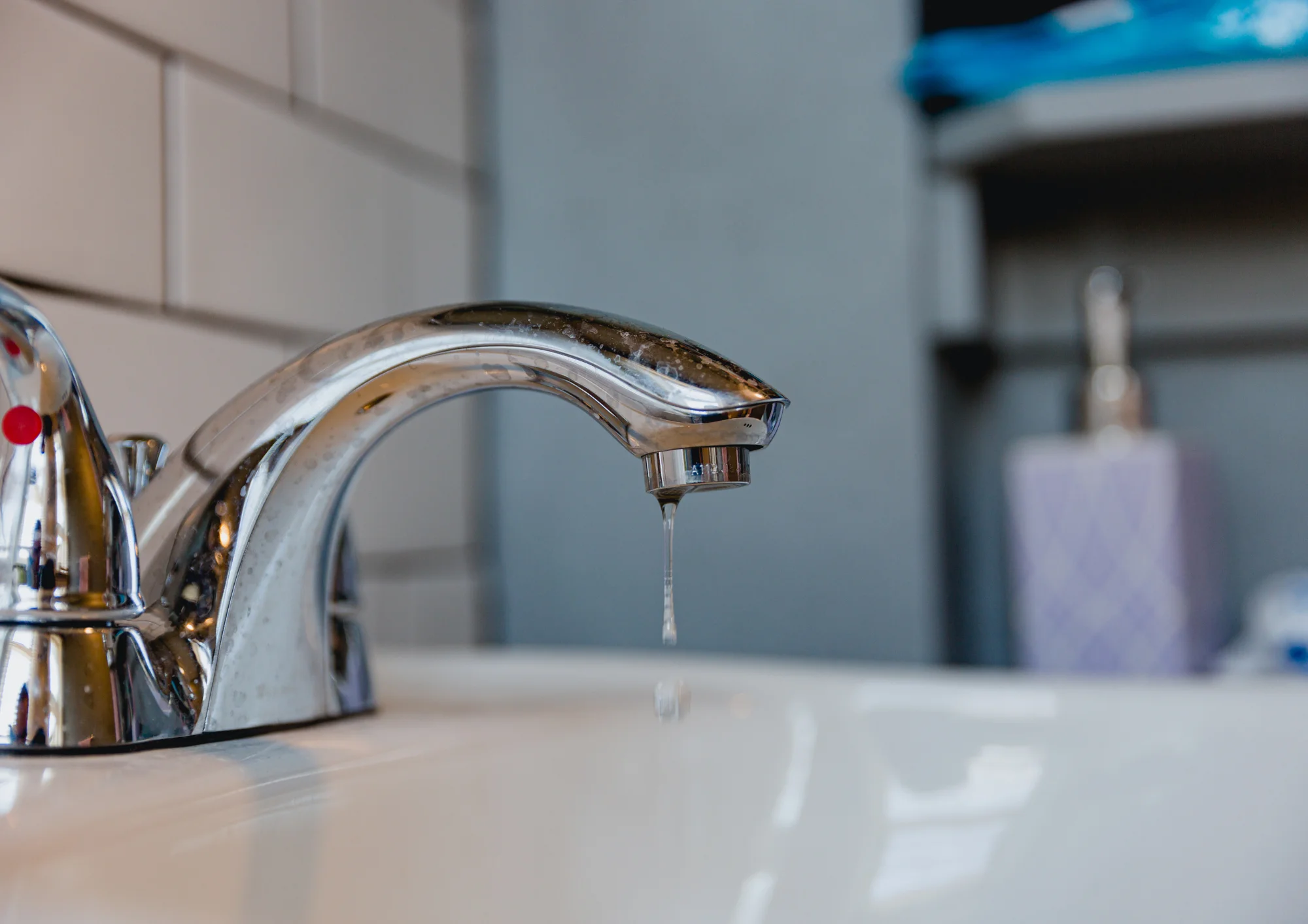 What Causes a Dripping Faucet? | NWA C & S Plumbing
